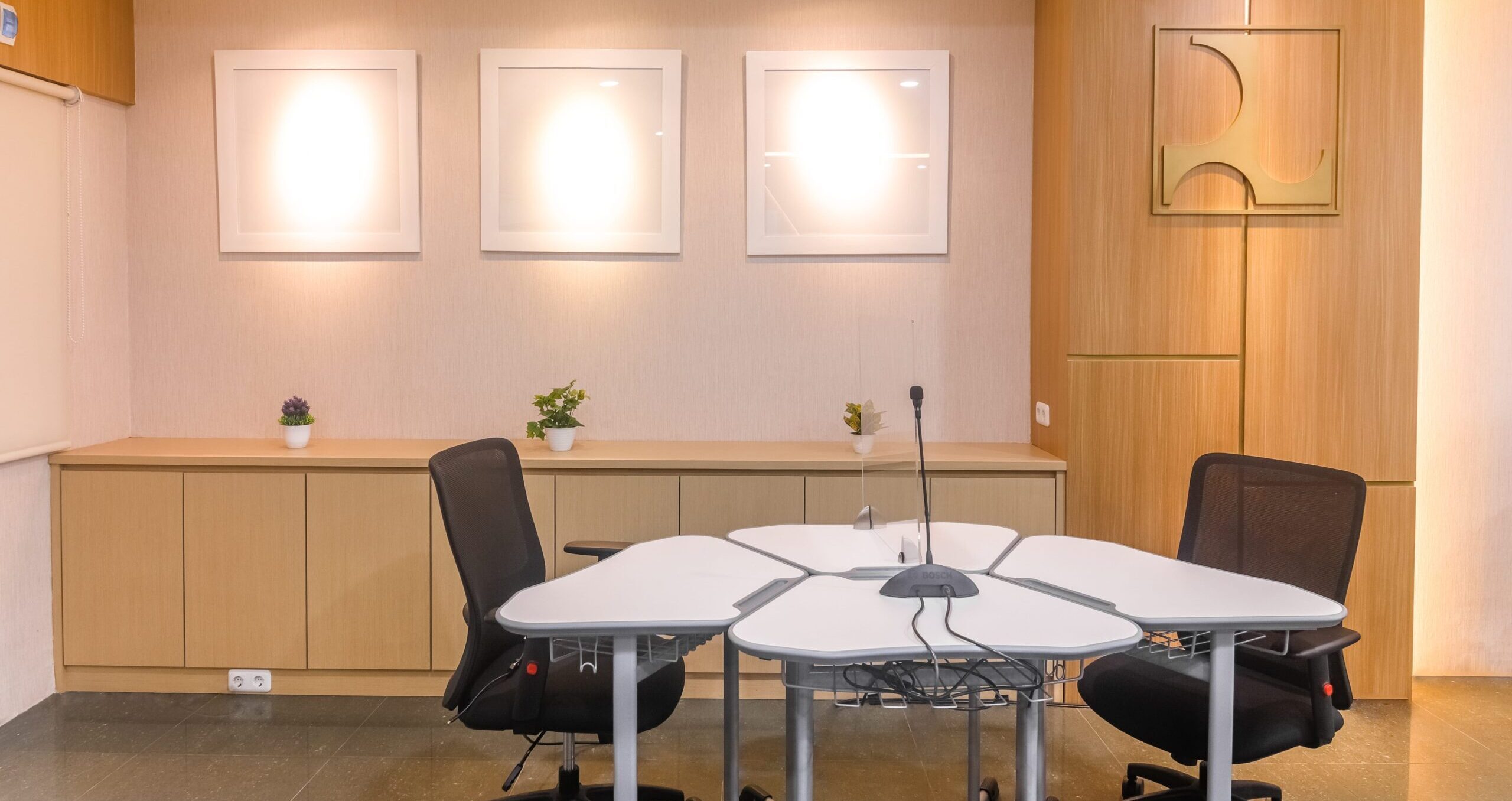Office R.Meeting - Ectic Interior